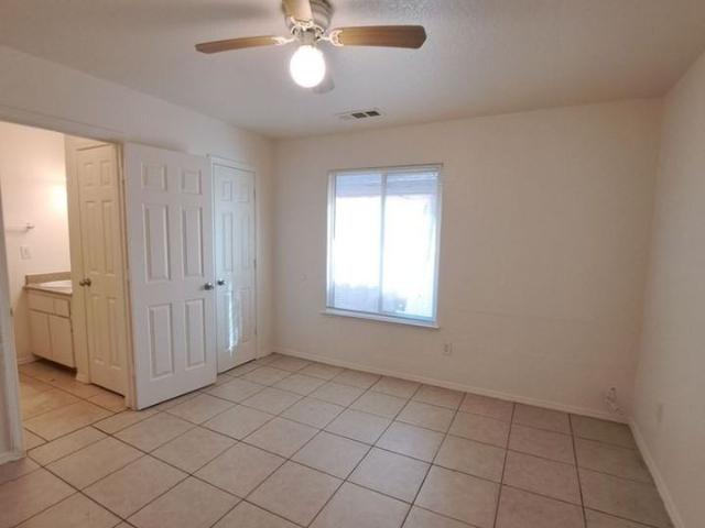 Ashlan Lagoon Apartments 2 Bedroom Apartment for Rent at 4781 E Ashlan Ave, Fresno, CA 93726