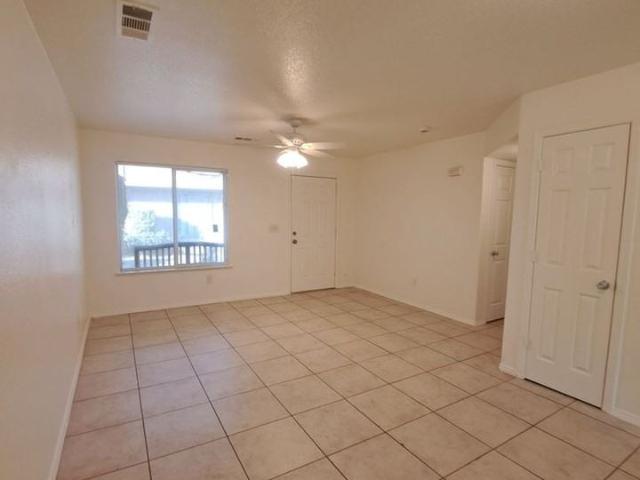 Ashlan Lagoon Apartments 2 Bedroom Apartment for Rent at 4781 E Ashlan Ave, Fresno, CA 93726