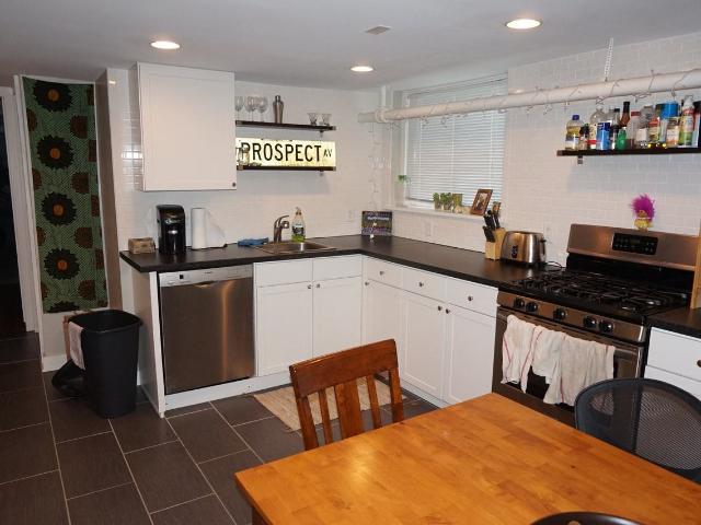Ashland & Laurel Apartments 2 Bedroom Apartment for Rent at 1703 Ashland Ave, St. Paul, MN 55104 Merriam Park East