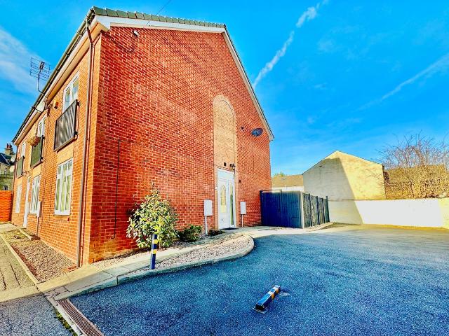 Ashland Road, Sheffield S21, 3 bed property to rent, £1,150 pcm | PrimeLocation