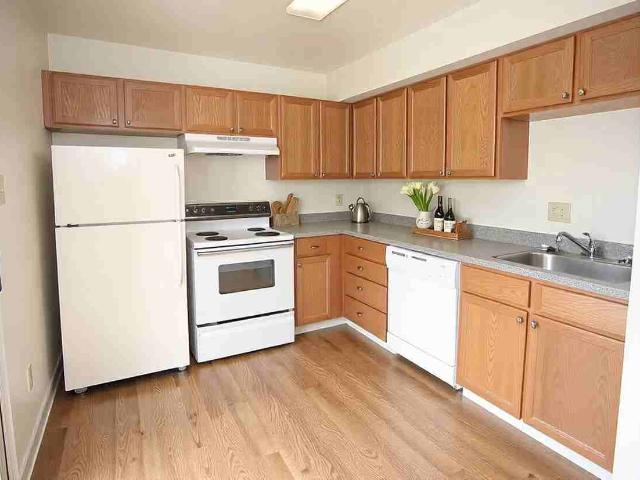 Ashland Towne Square 2 Bedroom Apartment for Rent at 204 Kings Arms Ct, Ashland, VA 23005