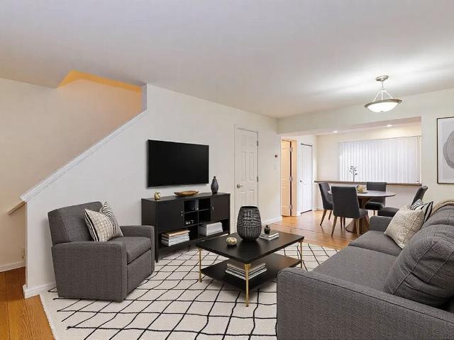 Ashland Towne Square 2 Bedroom Apartment for Rent at 204 Kings Arms Ct, Ashland, VA 23005