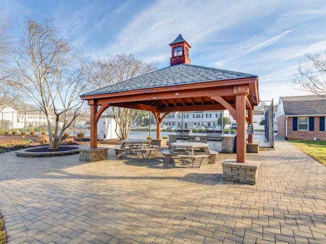 Ashland Towne Square 3 Bedroom Apartment for Rent at 204 Kings Arms Ct, Ashland, VA 23005