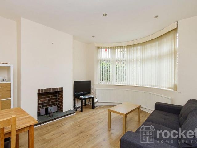 Ashlands Road, Hartshill, Stoke On Trent, ST4