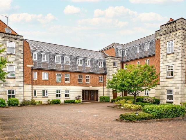 Ashlar Court, Swindon SN3 2 bed apartment to rent £1,000 pcm £231 pw