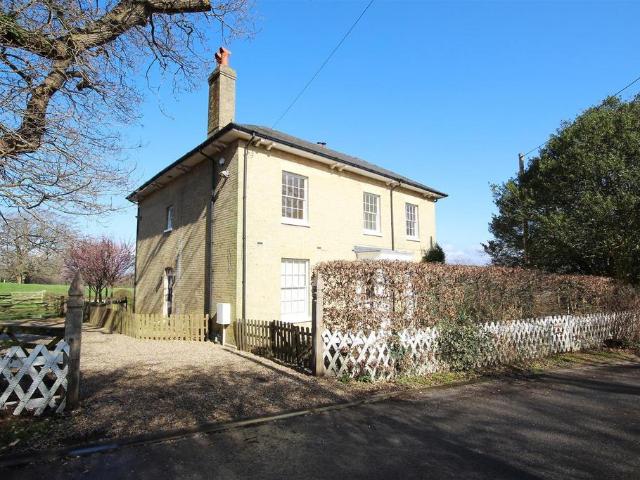 Ashlett Creek, Fawley 4 bed detached house to rent £3,250 pcm £750 pw