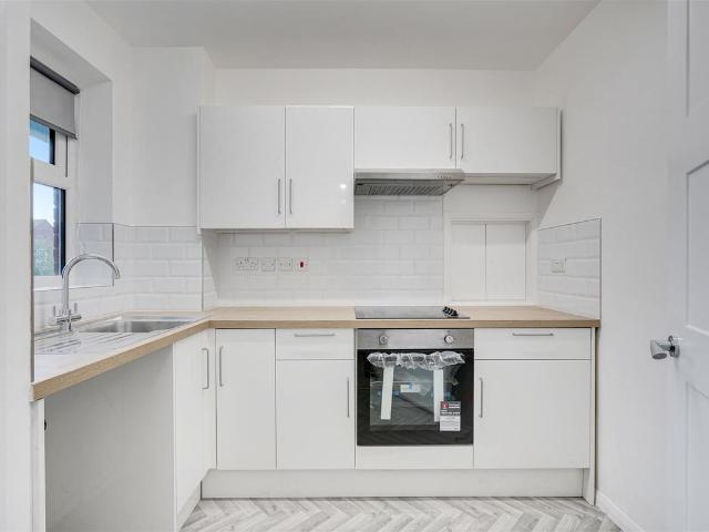 Ashley Court, Canford Avenue, Northolt UB5, 2 bed flat to rent, £1,550 pcm | PrimeLocation