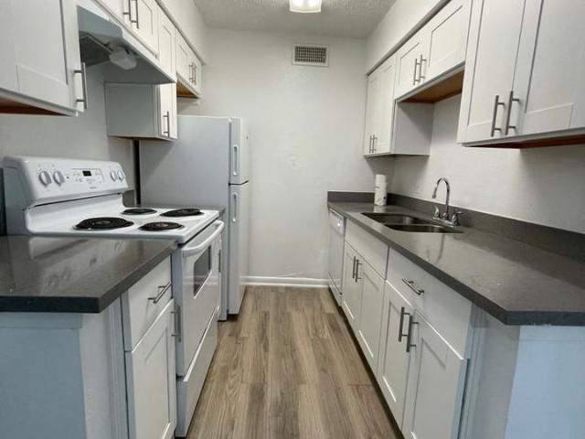 Ashley Crest Apartments 1 Bedroom Apartment for Rent at 11900 Barwood Bend Dr, Houston, TX 77065
