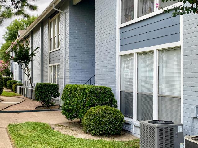 Ashley Crest Apartments 2 Bedroom Apartment for Rent at 11900 Barwood Bend Dr, Houston, TX 77065
