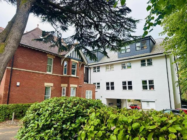 Ashley Cross, Poole 1 bed apartment to rent £1,150 pcm £265 pw