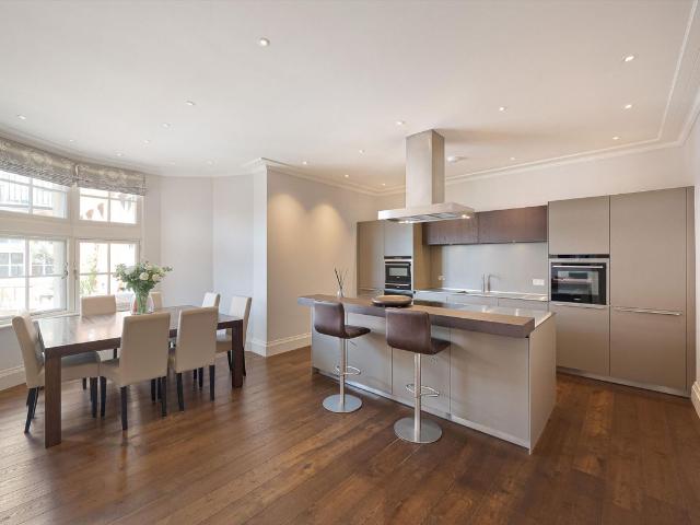 Ashley Gardens, Emery Hill Street, London SW1P, 3 bed flat to rent, £9,500 pcm | PrimeLocation