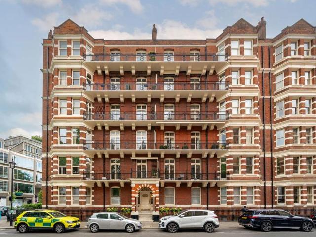 Ashley Gardens, London SW1P 4 bed flat to rent £8,996 pcm £2,076 pw