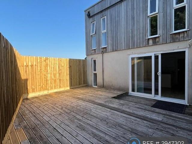 Ashley Down Road, Bristol, BS7 2 bed semi detached house to rent £1,550 pcm £358 pw