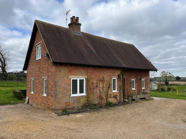 Ashley, Kings Somborne SO20 3 bed detached house to rent £2,250 pcm £519 pw