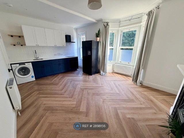 Ashley Terrace, Bath BA1, 3 bed flat to rent, £2,000 pcm | PrimeLocation