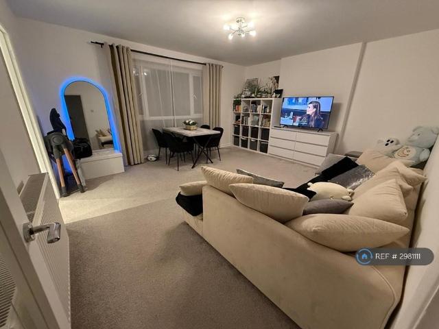 Ashlyn Close, Bushey, WD23 2 bed maisonette to rent £1,850 pcm £427 pw