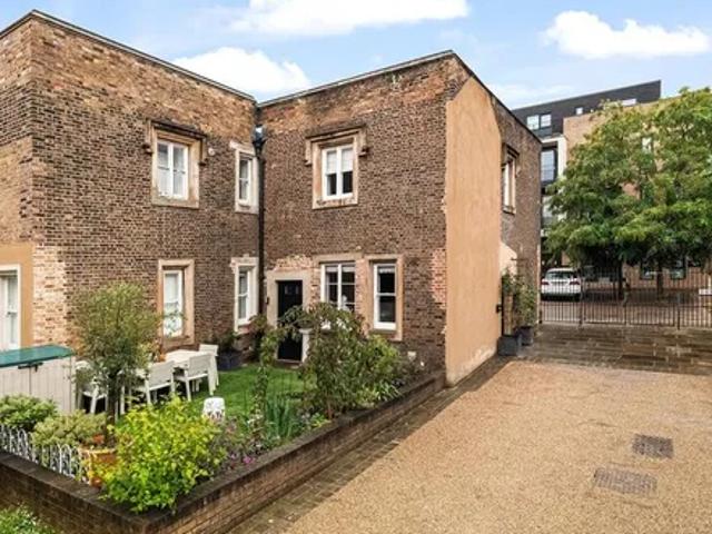 Ashmore Road, London, SE18 4AT, United Kingdom | 2 bed house for rent #139622388 | Rentberry