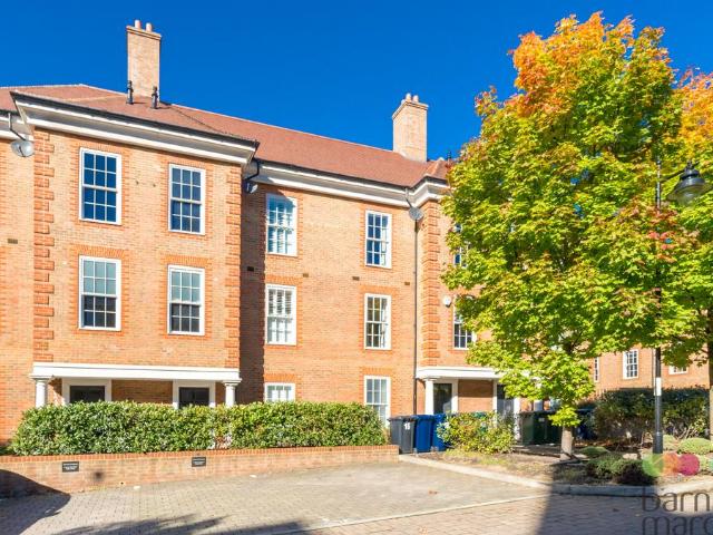 Ashridge Close, London 4 bed townhouse to rent £3,750 pcm £865 pw