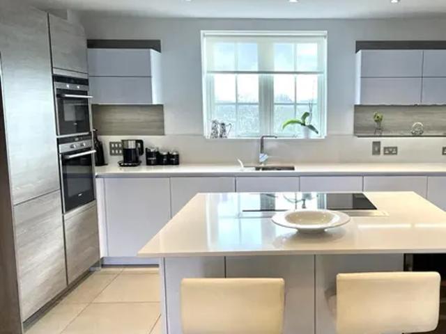 Ashridge Close, London, N3 3AR, United Kingdom | 2 bed house for rent #167641562 | Rentberry
