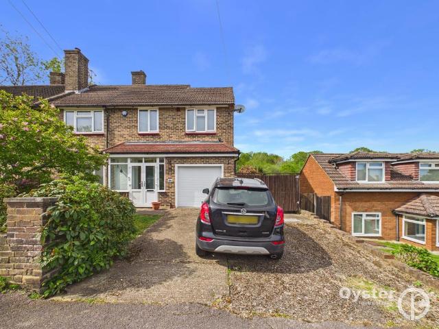 Ashridge Drive, Watford, WD19 4 bed semi detached house to rent £2,800 pcm £646 pw