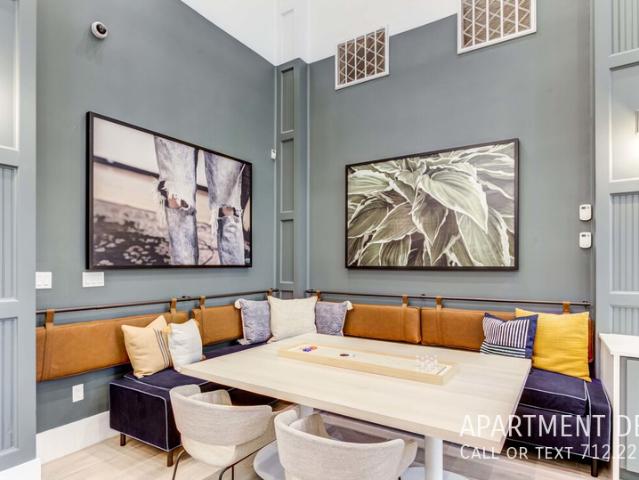 Ask about our amazing Energy Corridor apt specials!