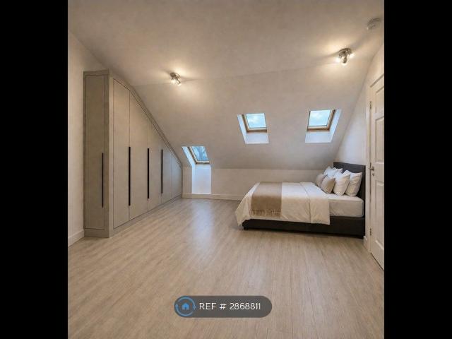 Askew Crescent, London W12, Studio to rent, £1,400 pcm | PrimeLocation
