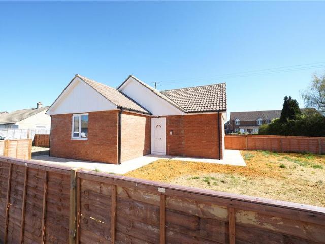 Aspal Close, Beck Row, Bury St. 1 bed bungalow to rent £1,215 pcm £280 pw