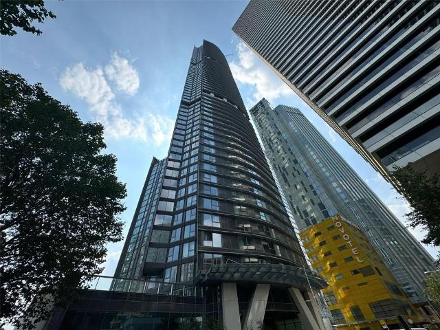 Aspen 50 Marsh Wall, London, E22 2 bed apartment to rent £3,500 pcm £808 pw