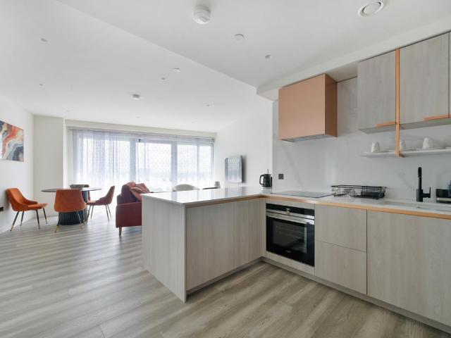 Aspen, 50 Marsh Wall, London E22, 2 bed flat to rent, £4,150 pcm | PrimeLocation