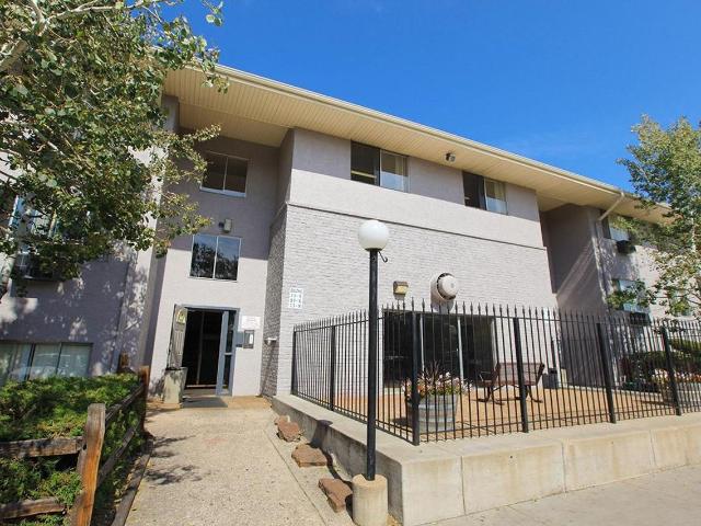 Aspen Bluff Apartments 2 Bedroom Apartment for Rent at 5020 El Camino Dr, Colorado Springs, CO 80918 Vista Grande