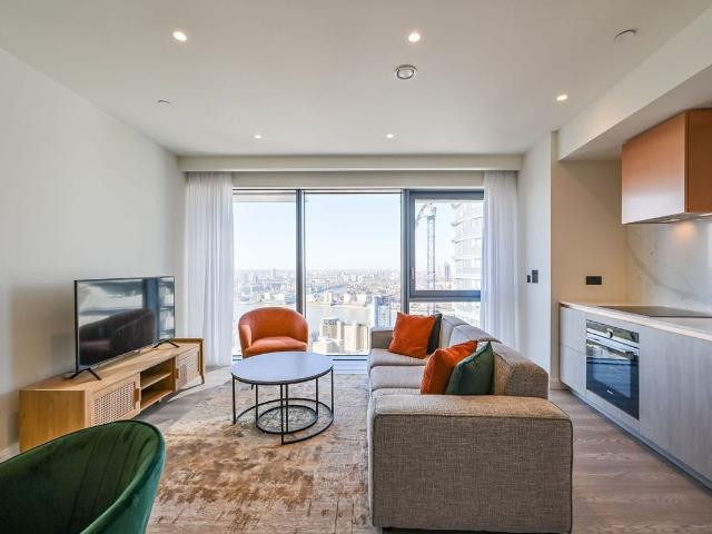 Aspen, Canary Wharf, London E22, 2 bed flat to rent, £4,200 pcm | PrimeLocation
