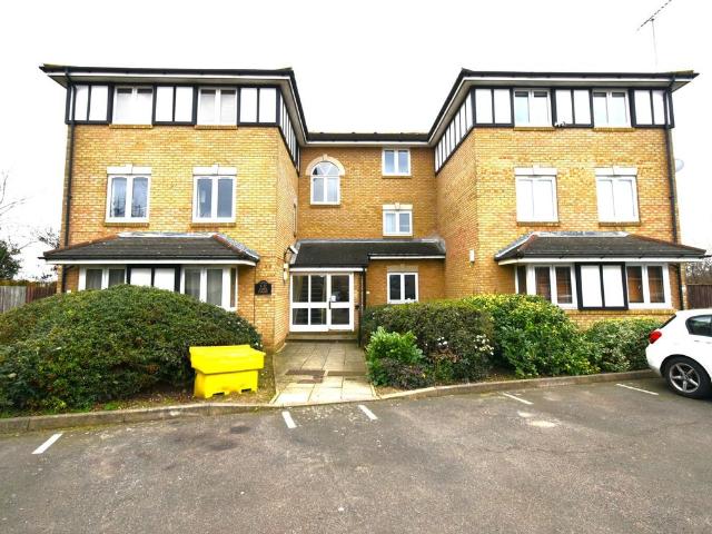 Aspen Court, Norfolk Close, Dartford DA1, 2 bed flat to rent, £1,300 pcm | PrimeLocation