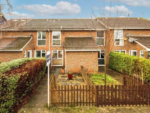 Aspen Close, London W5 2 bed house to rent £2,300 pcm £531 pw