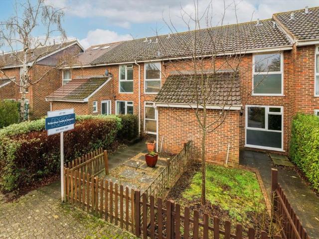 Aspen Close, London W5 2 bed house to rent £2,301 pcm £531 pw