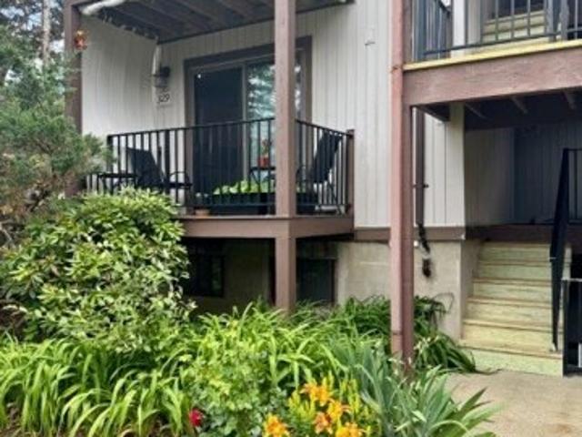 Aspen Ct, Stanhope, Condo For Sale