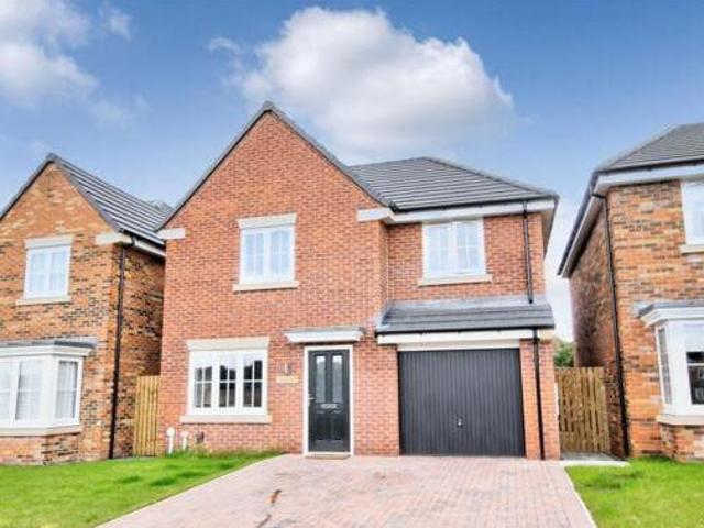 Aspen Drive, High Hold, 4 Bedroom Detached