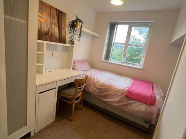 Aspen Grove 8 bed house share to rent £4,560 pcm £1,052 pw