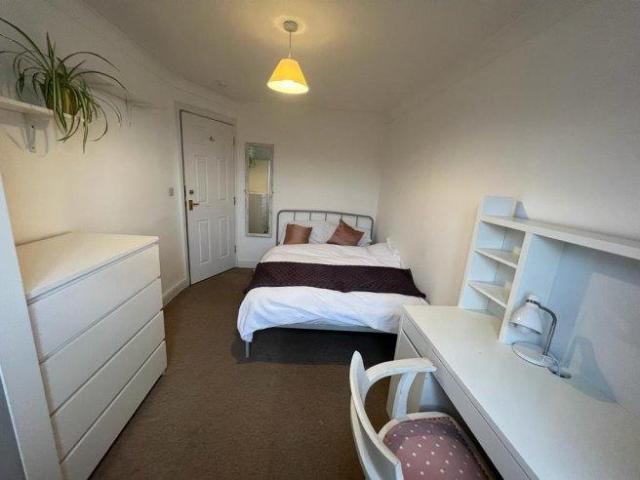 Aspen Grove 8 bed house share to rent £4,800 pcm £1,108 pw