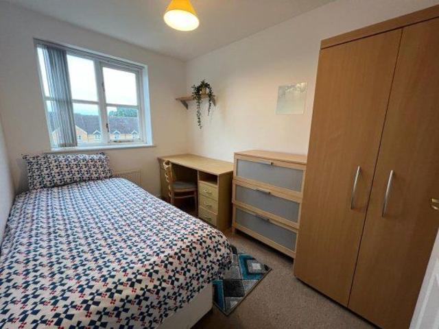 Aspen Grove, Aldershot, Hampshire GU12, 2 bed shared accommodation to rent, £572 pppm | PrimeLocation