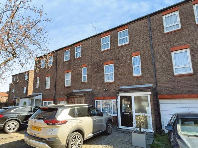 Aspen Green, Erith DA18, 5 bed terraced house to rent, £2,550 pcm | PrimeLocation