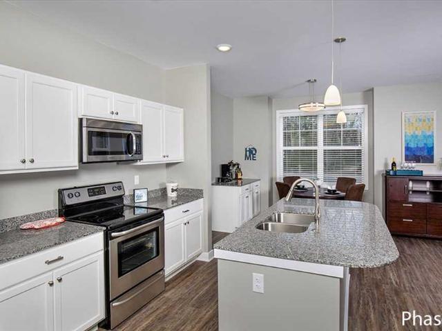 Aspen Lakes 1 Bedroom Apartment for Rent at 1701 Knapp St Ne, Grand Rapids, MI 49505 Creston