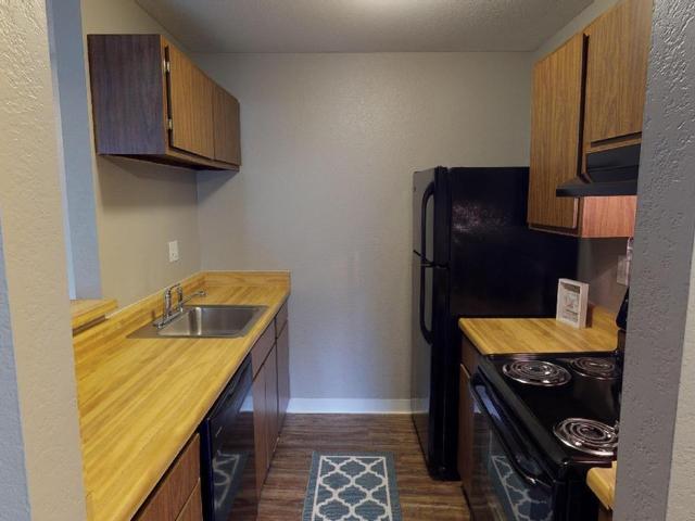 Aspen Lakes 2 Bedroom Apartment for Rent at 1701 Knapp St Ne, Grand Rapids, MI 49505 Creston