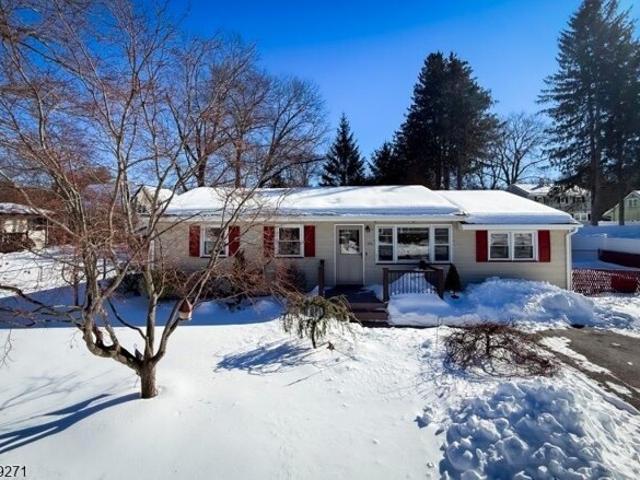 Aspen Ln, West Milford, Home For Sale