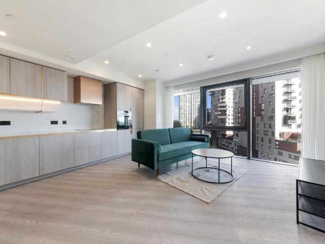 Aspen, Marsh Wall, Canary Wharf, London E22, 2 bed flat to rent, £3,550 pcm | PrimeLocation