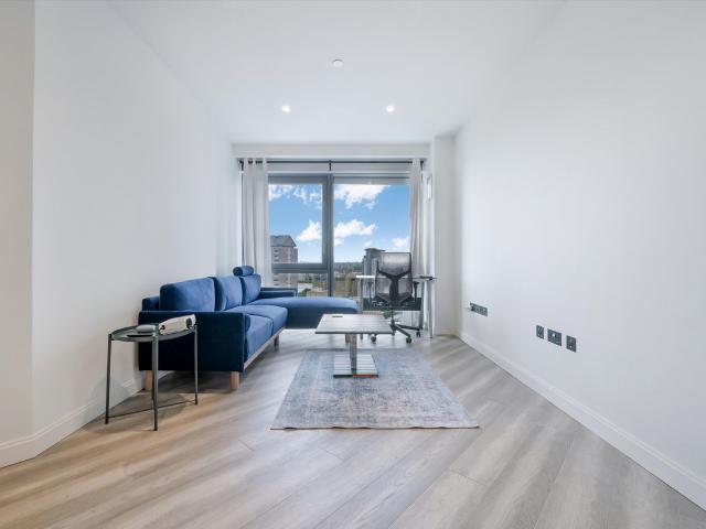 Aspen, Marsh Wall, London E22, Studio to rent, £2,700 pcm | PrimeLocation