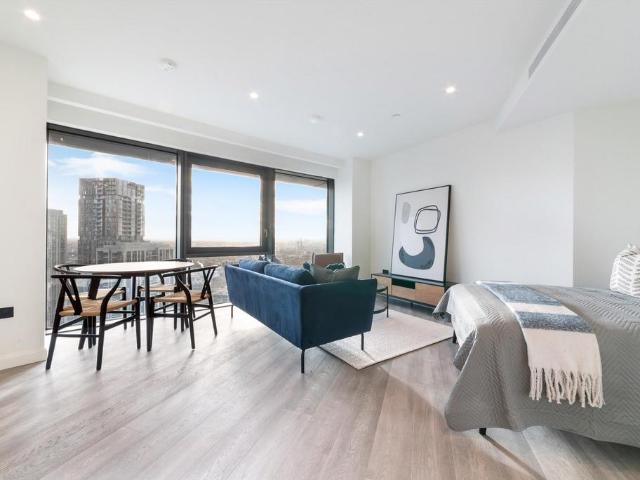 Aspen, Marsh Wall, London, E22 Studio to rent £2,349 pcm £542 pw