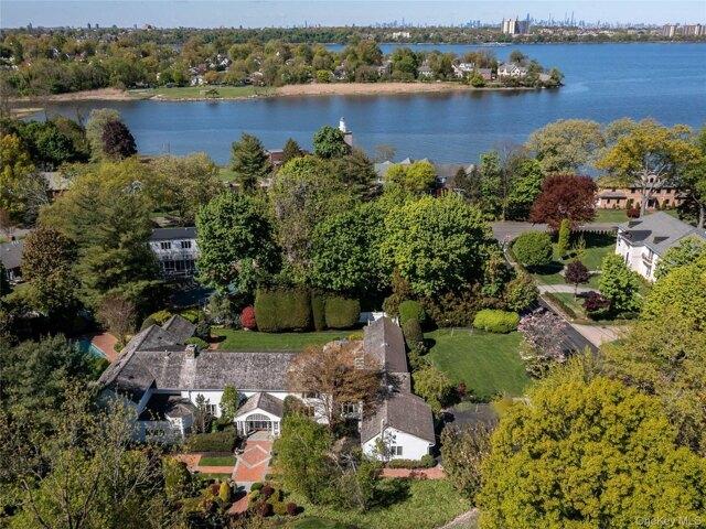 Aspen Pl, Great Neck, Home For Sale