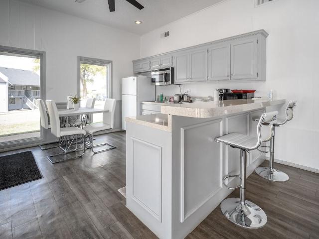 Aspen Place Apartments 2 Bedroom Apartment for Rent at 2700 Indian Creek Blvd, Oklahoma City, OK 73120