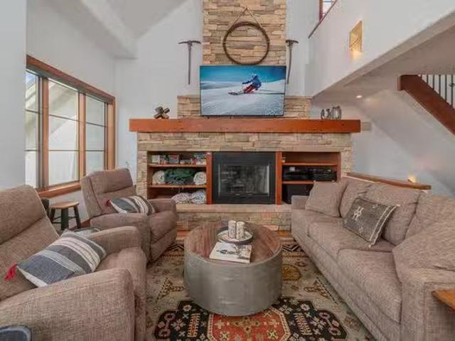 Aspen Ridge Drive