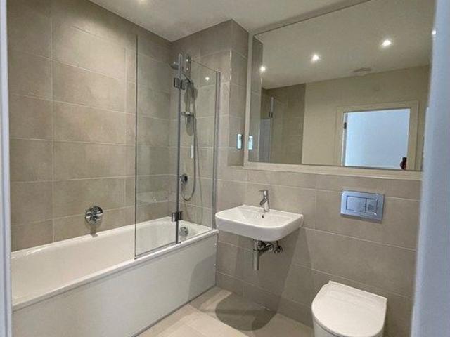 Aspen Road, High Wycombe HP10, 2 bed flat to rent, £1,800 pcm | PrimeLocation
